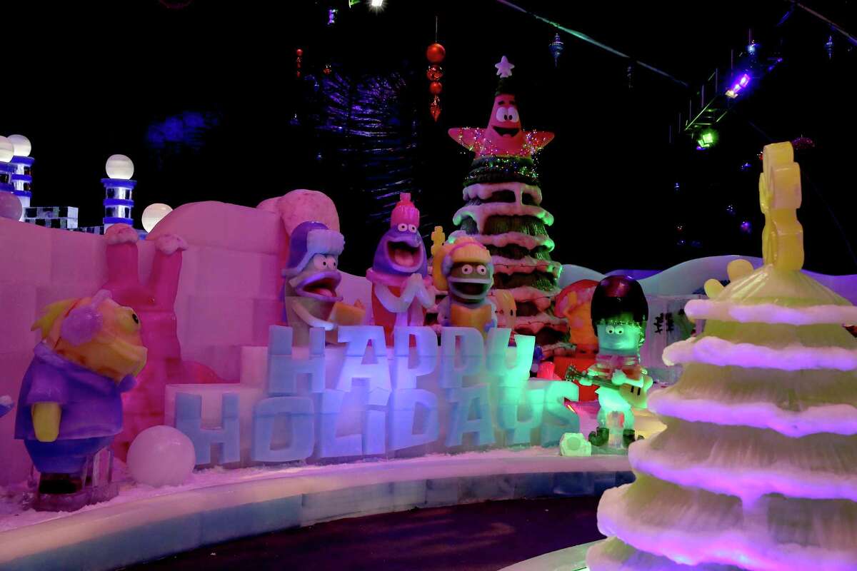 Massive SpongeBob ice sculpture debuts at Moody Gardens