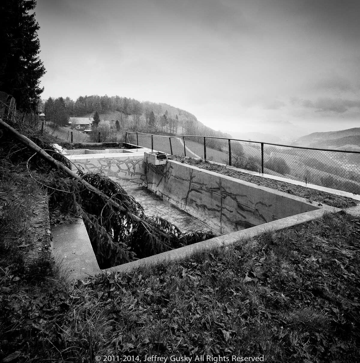 Photographer unearths 'lost' underground cities of World War I