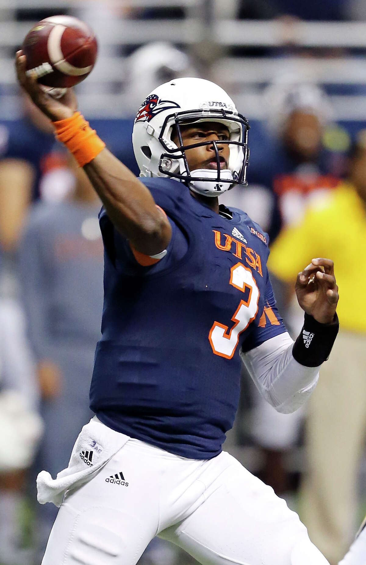 UTSA football begins rebuilding task as spring practice opens