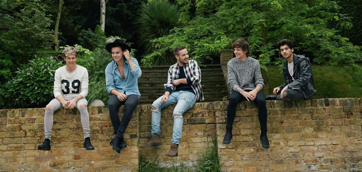 One Direction premieres music video filmed at NASA