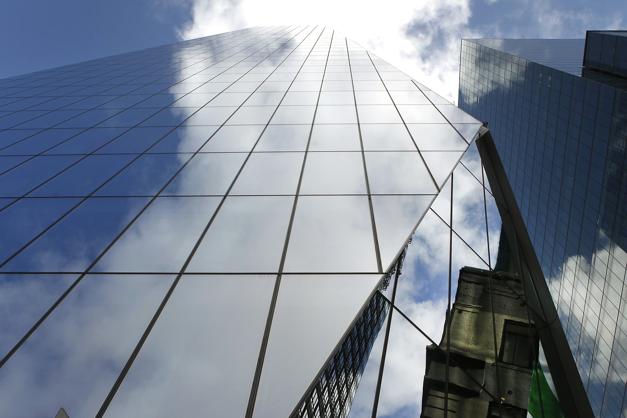 S.F.’s newest office tower shows poise in a time of flash