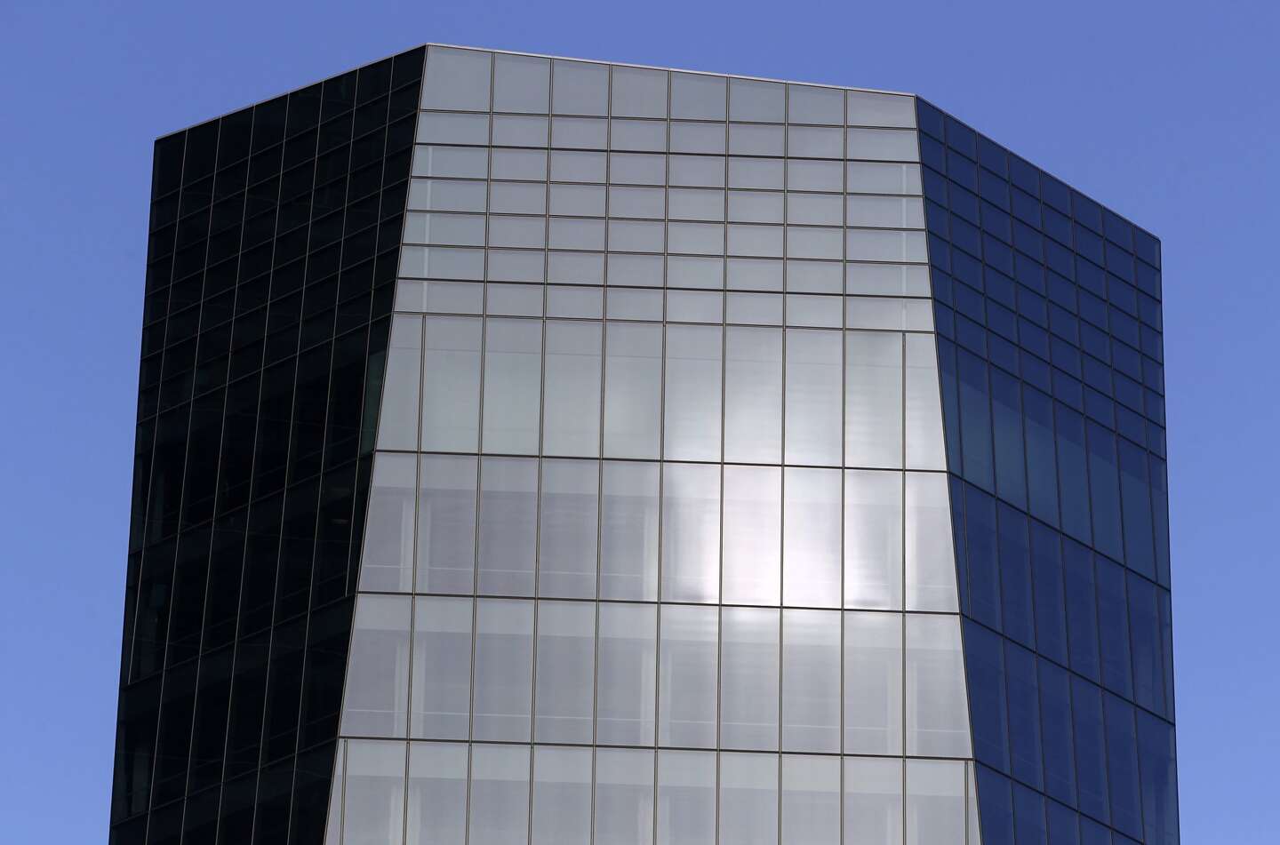 S.F.’s newest office tower shows poise in a time of flash