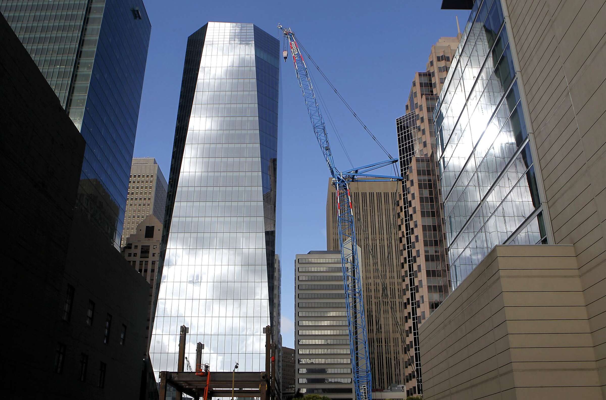 S.F.’s newest office tower shows poise in a time of flash