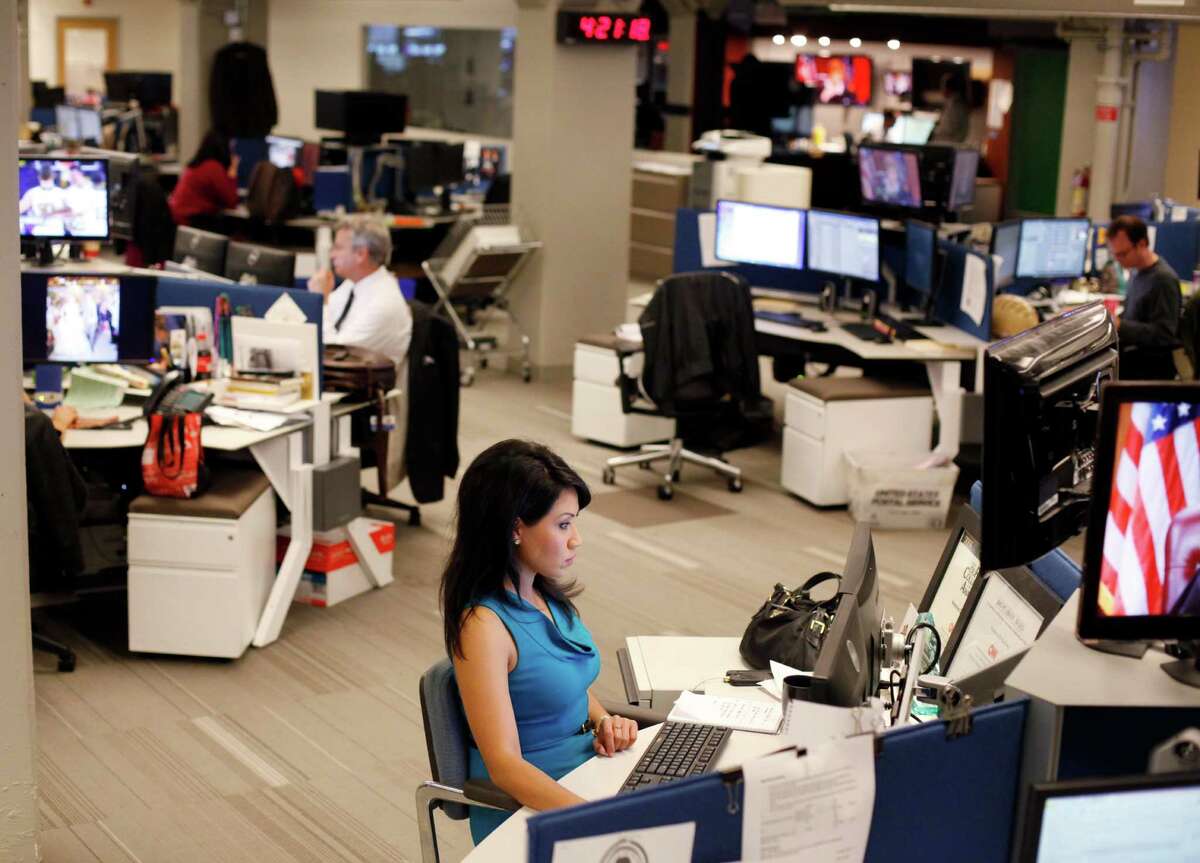 Veronica De La Cruz finding new paths in TV news