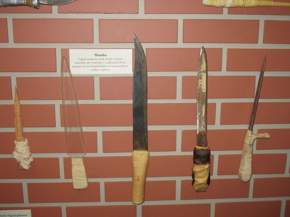 TDCJ: More than 1,400 makeshift weapons seized from Texas inmates in 2014