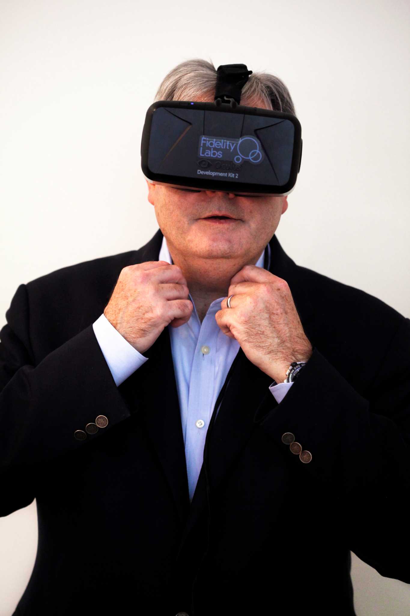 Seeking young investors, Fidelity Labs looks to Oculus Rift