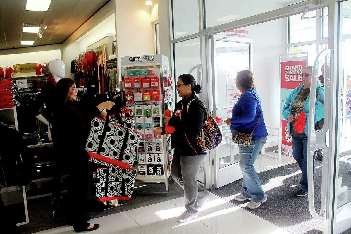 Palais Royal opens new Pearland store