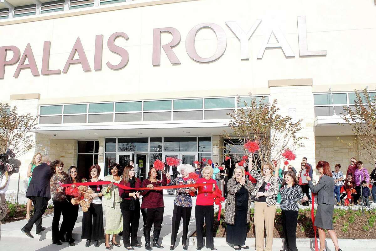 Palais Royal opens new Pearland store
