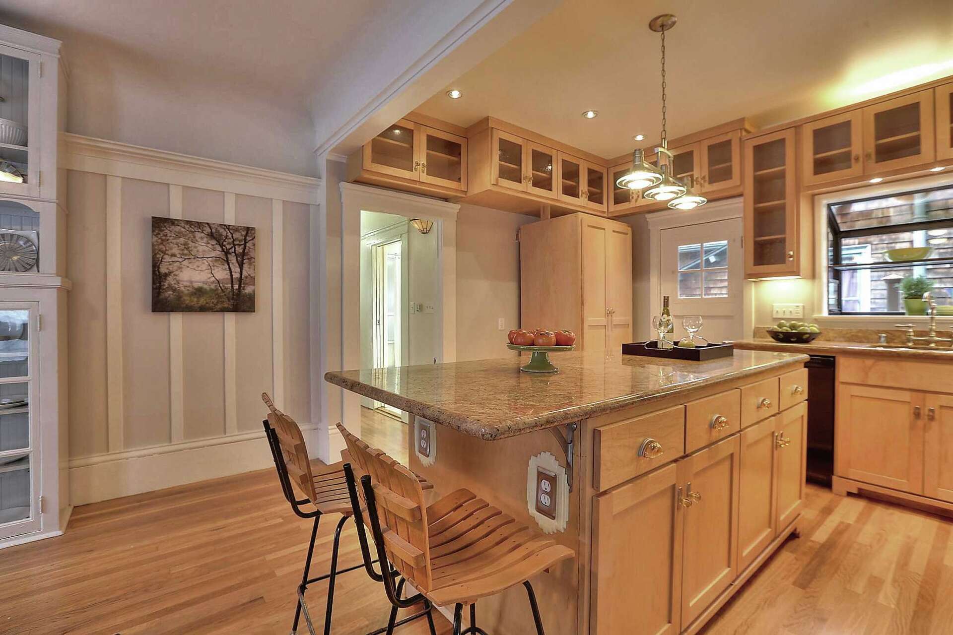 Hot Property: Berkeley condo set in timeless Craftsman