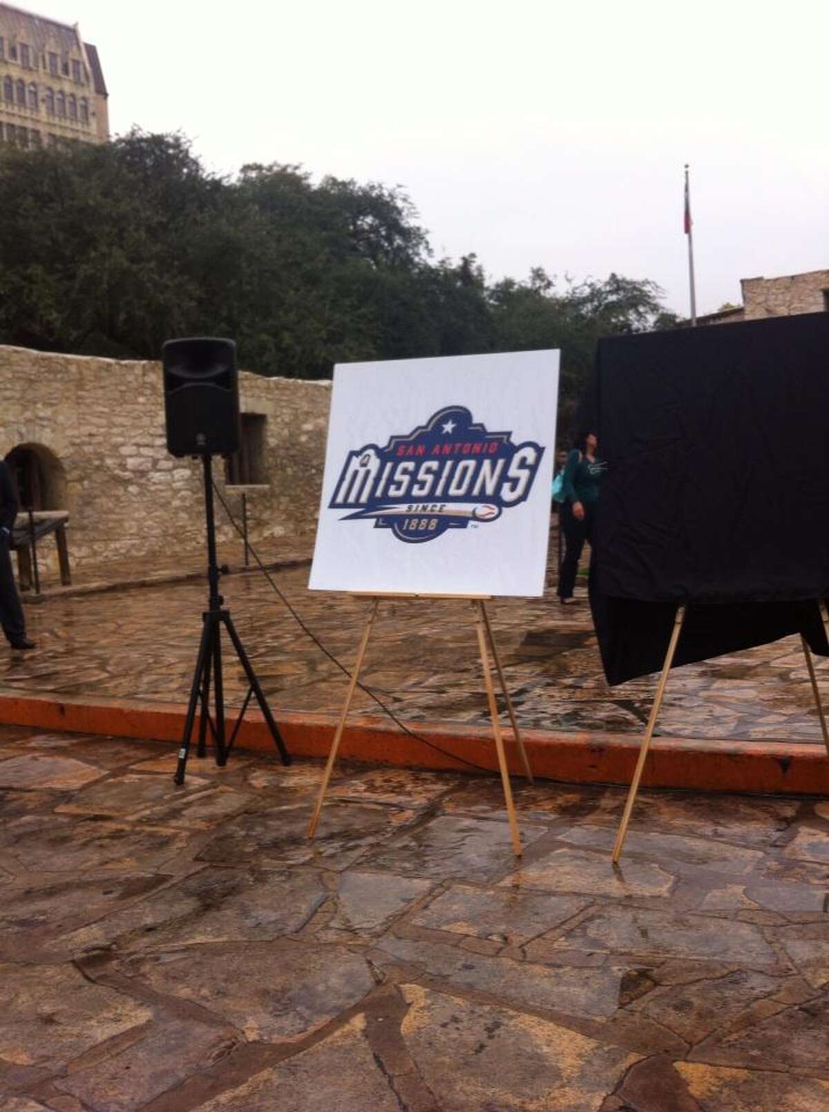 Missions unveil new look with logo and uniforms