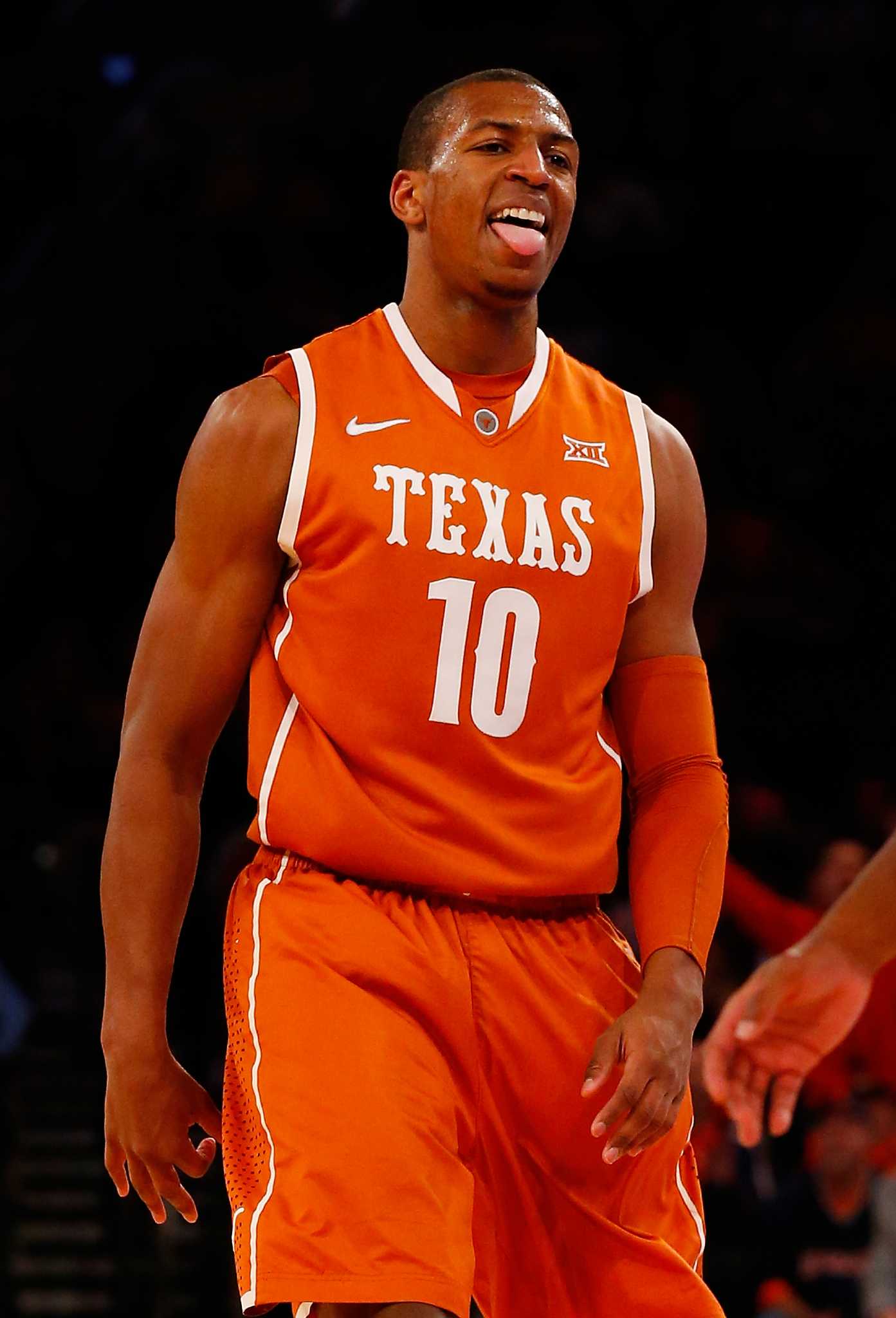 No. 10 Texas knocks off Iowa in NYC's 2K Classic semis
