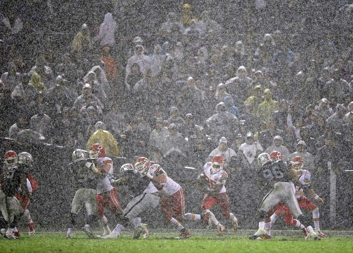In rain, Raiders end victory drought