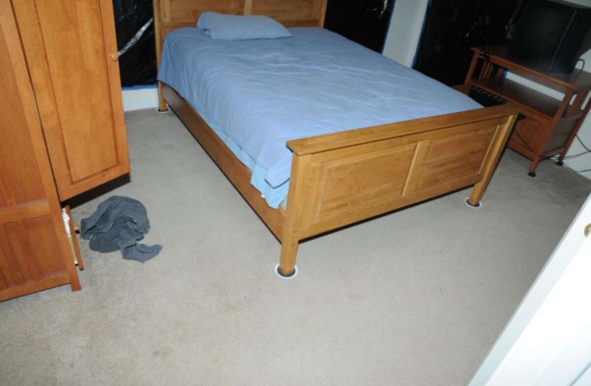 Report: 'Missed opportunities' to stop Sandy Hook killer