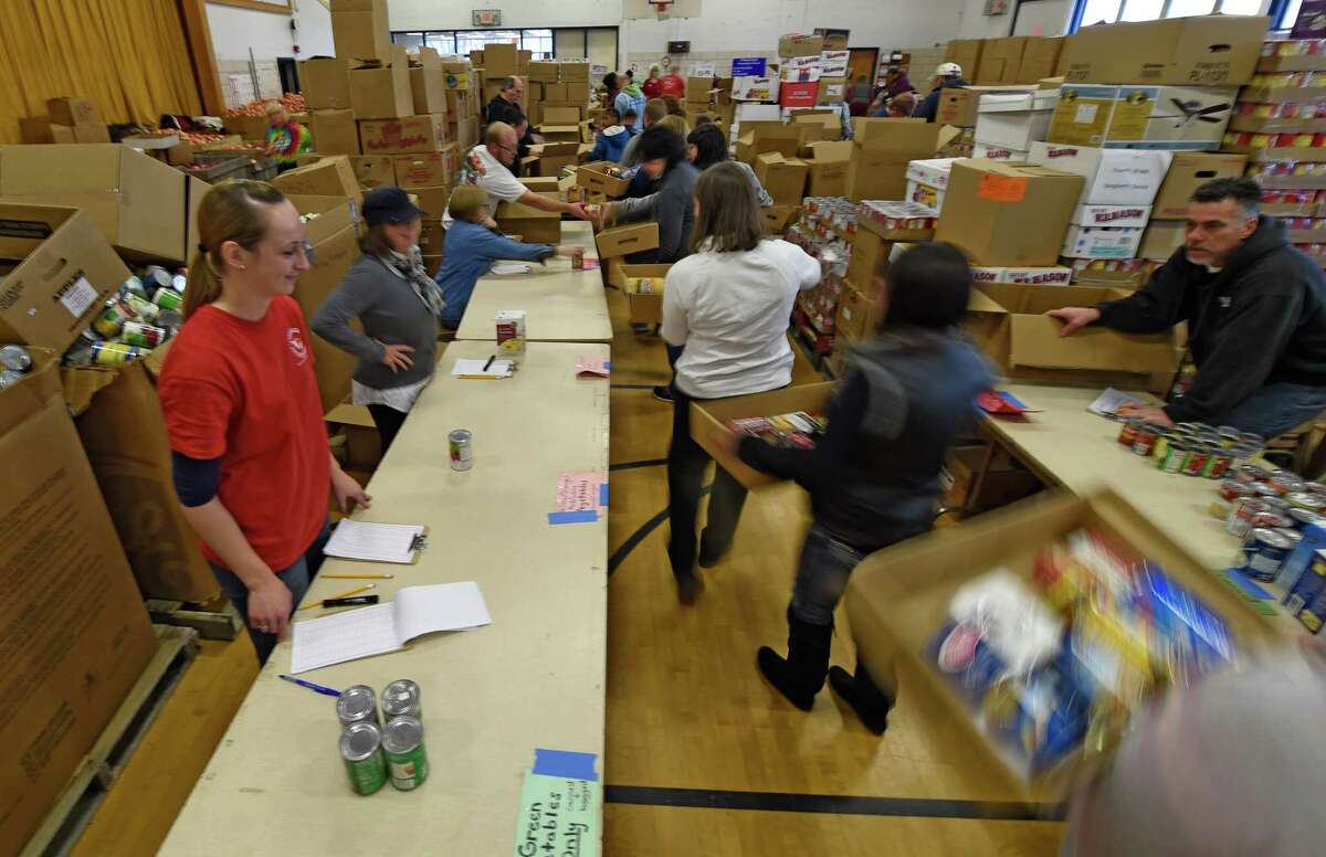 Thanksgiving food drive makes a difference 2,600 times