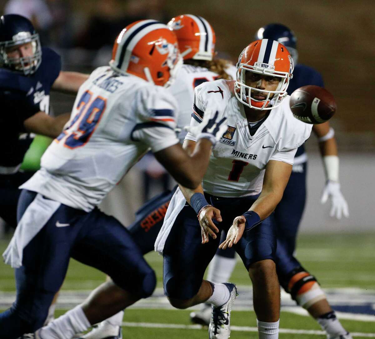Senior WR Mario Hull comes up huge as Rice pulls away from UTEP