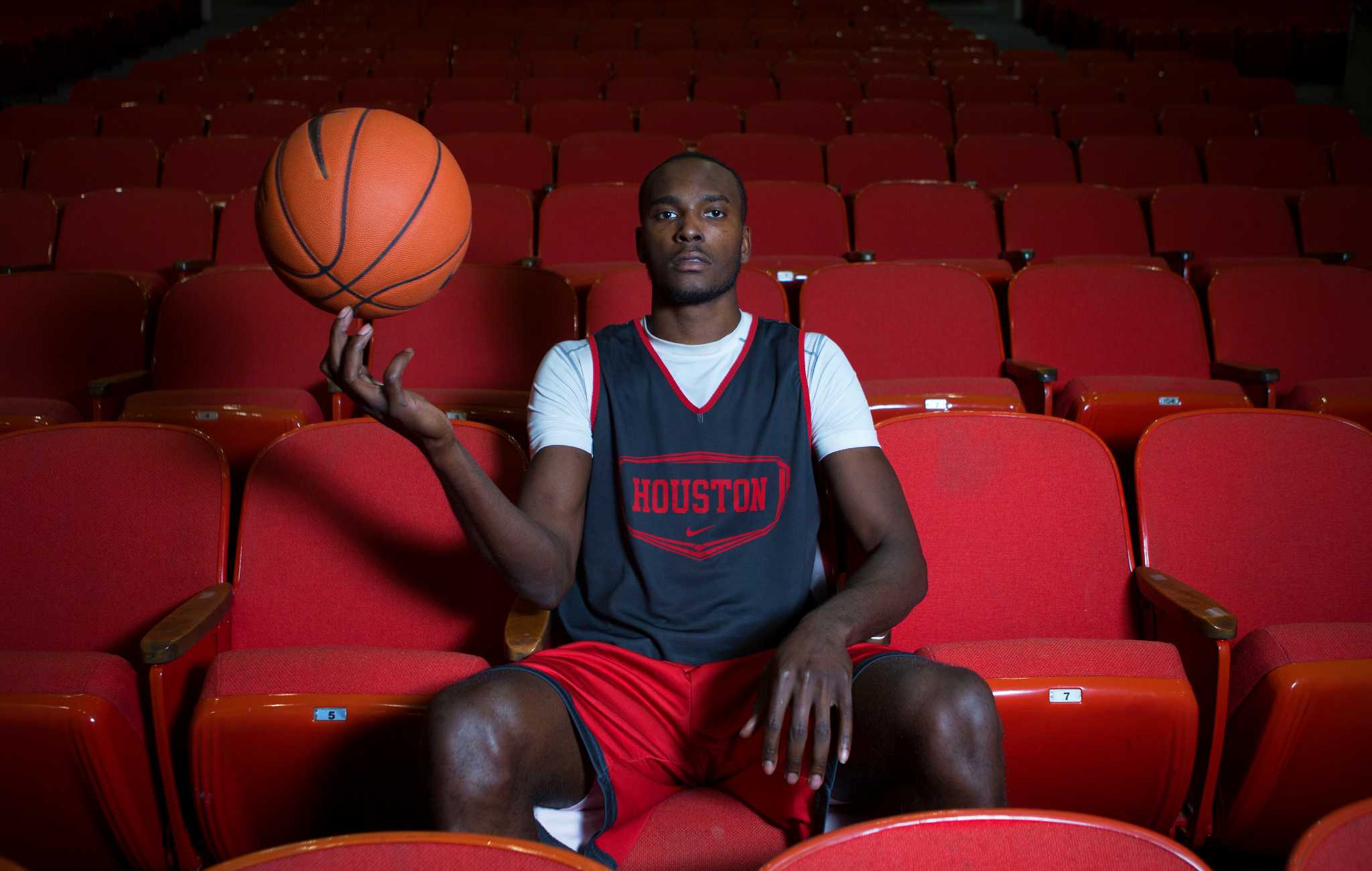 Imprisoned mother weighs on UH's Pollard