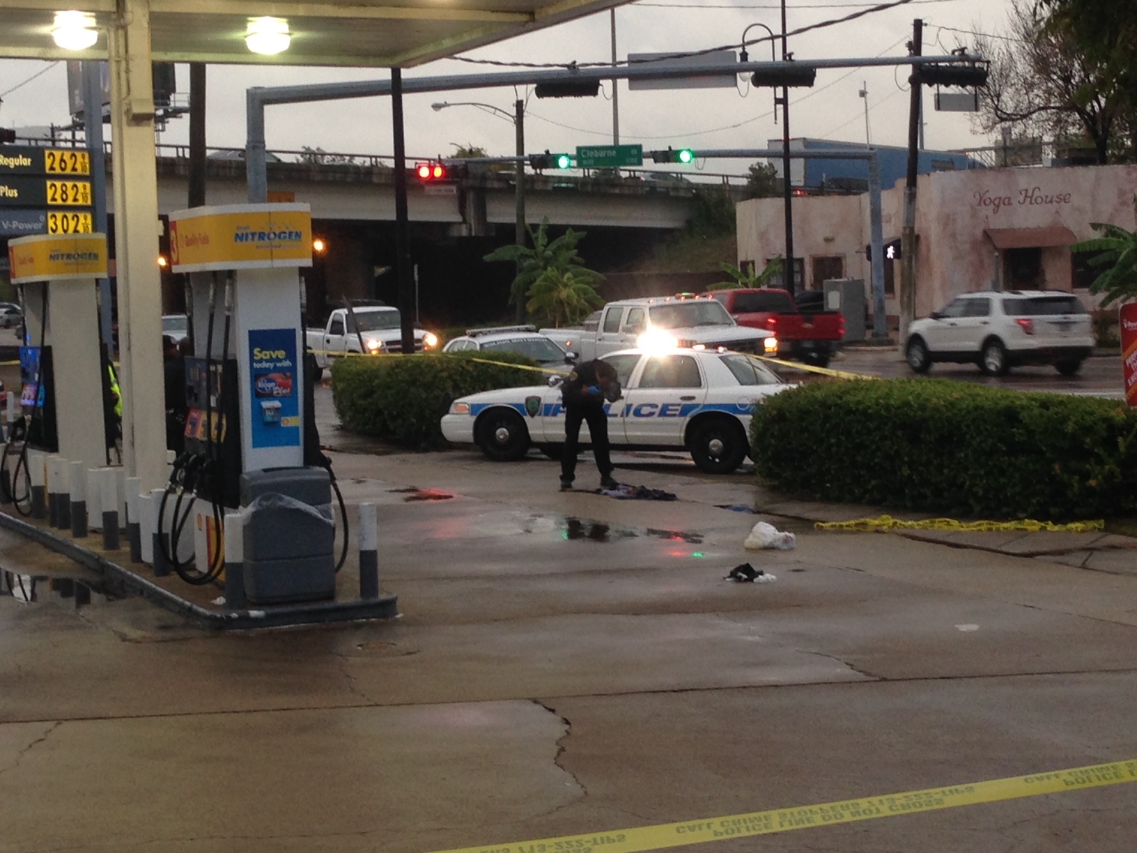 1 dead in gas station shooting near downtown
