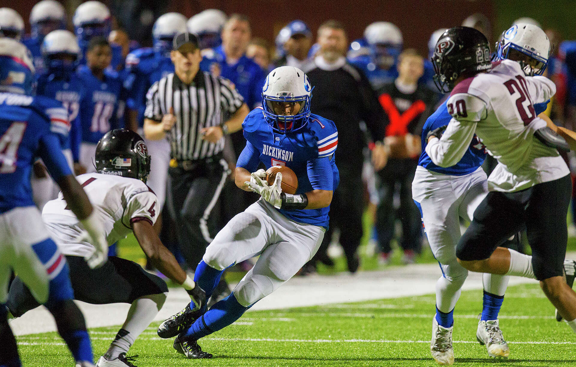 Dickinson extends undefeated season with win over Pearland in playoffs