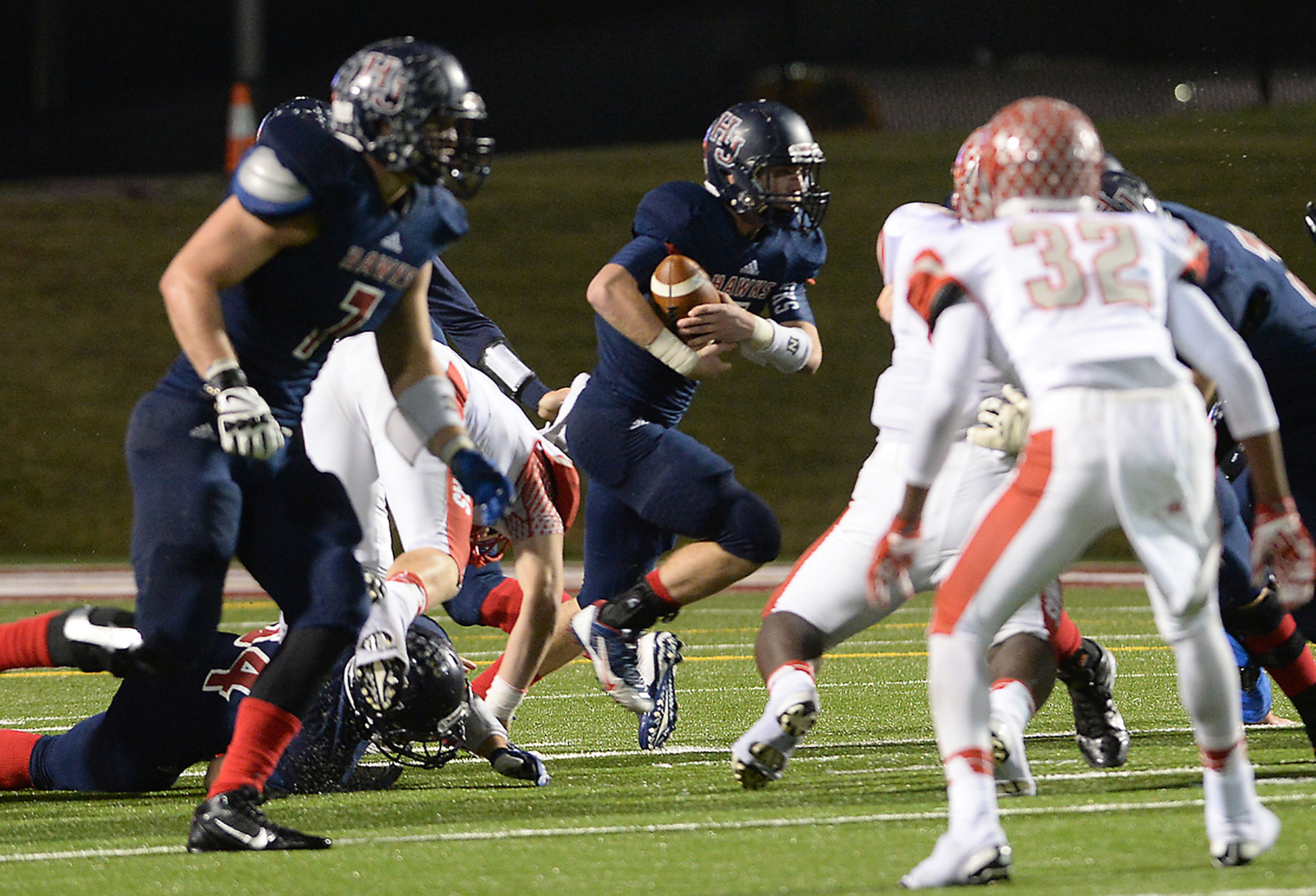 Thompson powers Hardin-Jefferson to playoff win