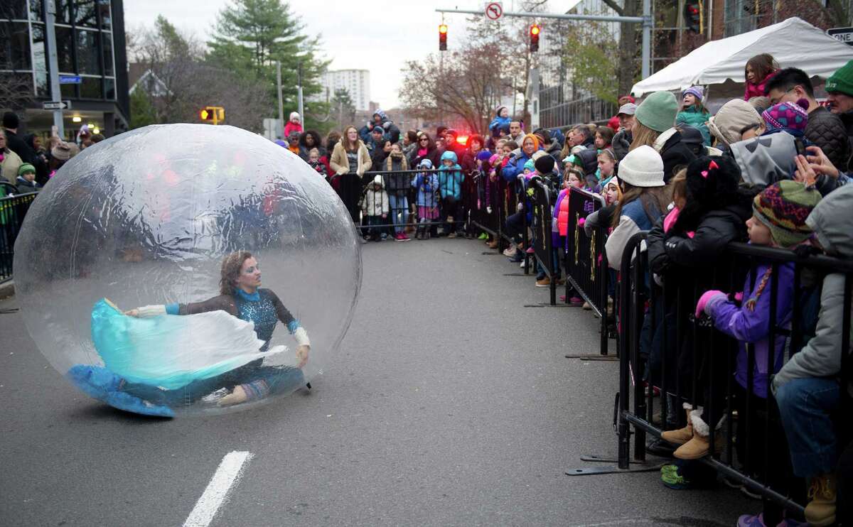 Inflation Party: UBS Parade balloons come to life