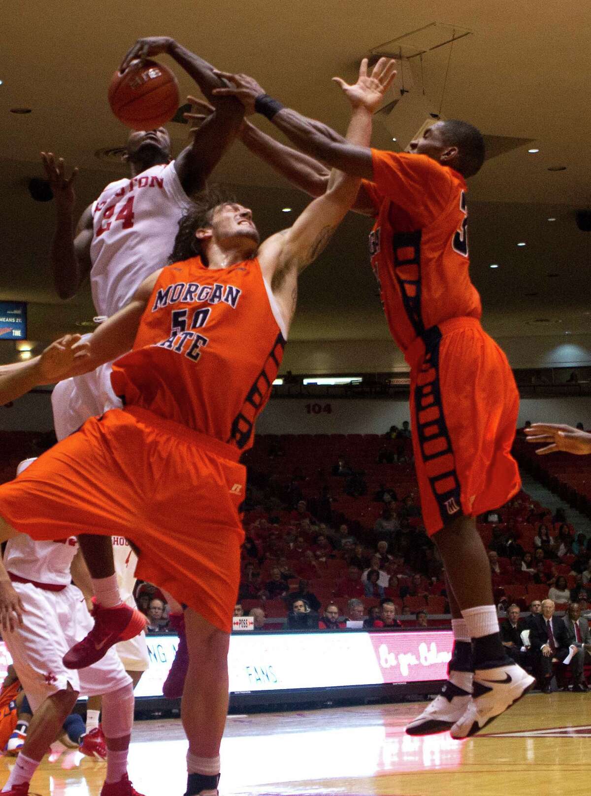 Devonta Pollard's double-double paces UH past Morgan State in home opener