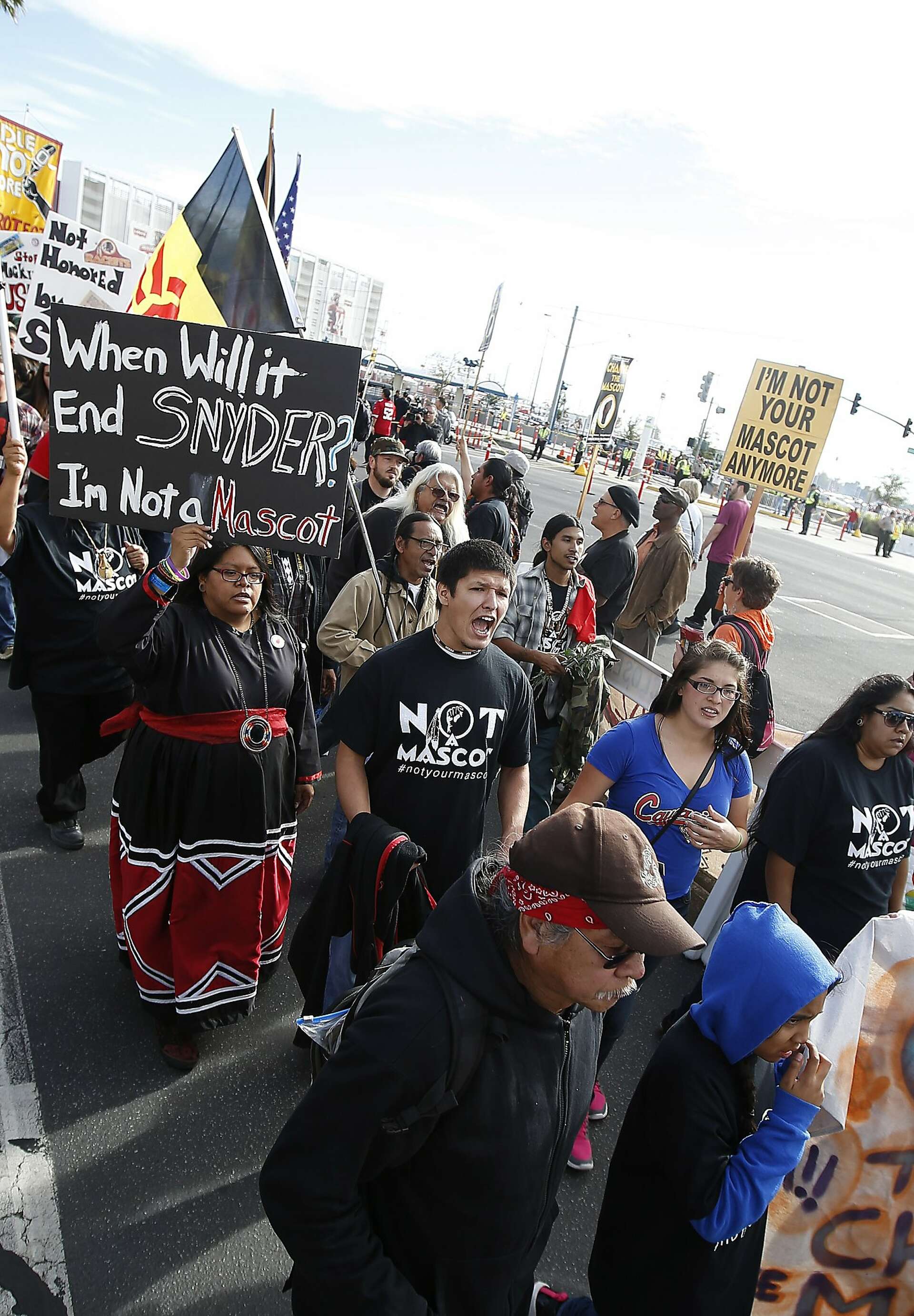 Levi’s Stadium protesters urge Washington Redskins to change name