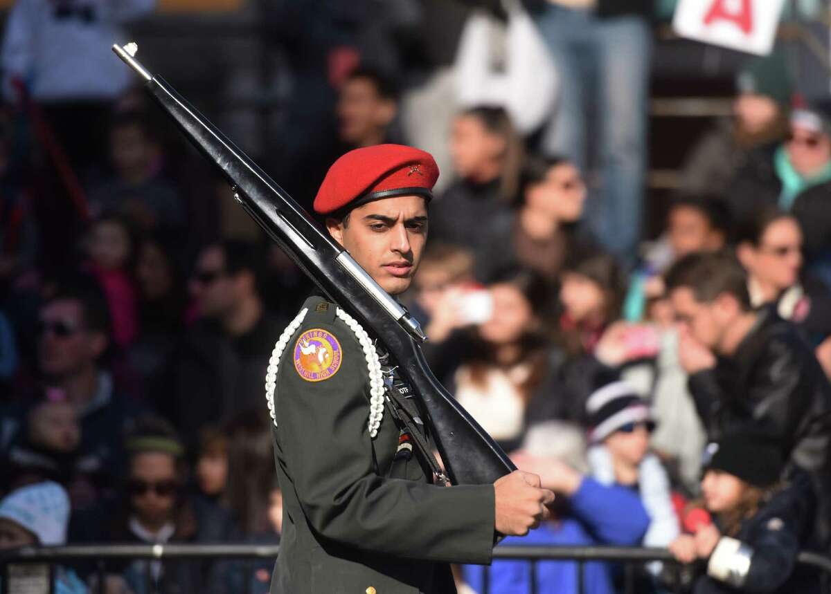 Stamford parade and weather thrill crowds