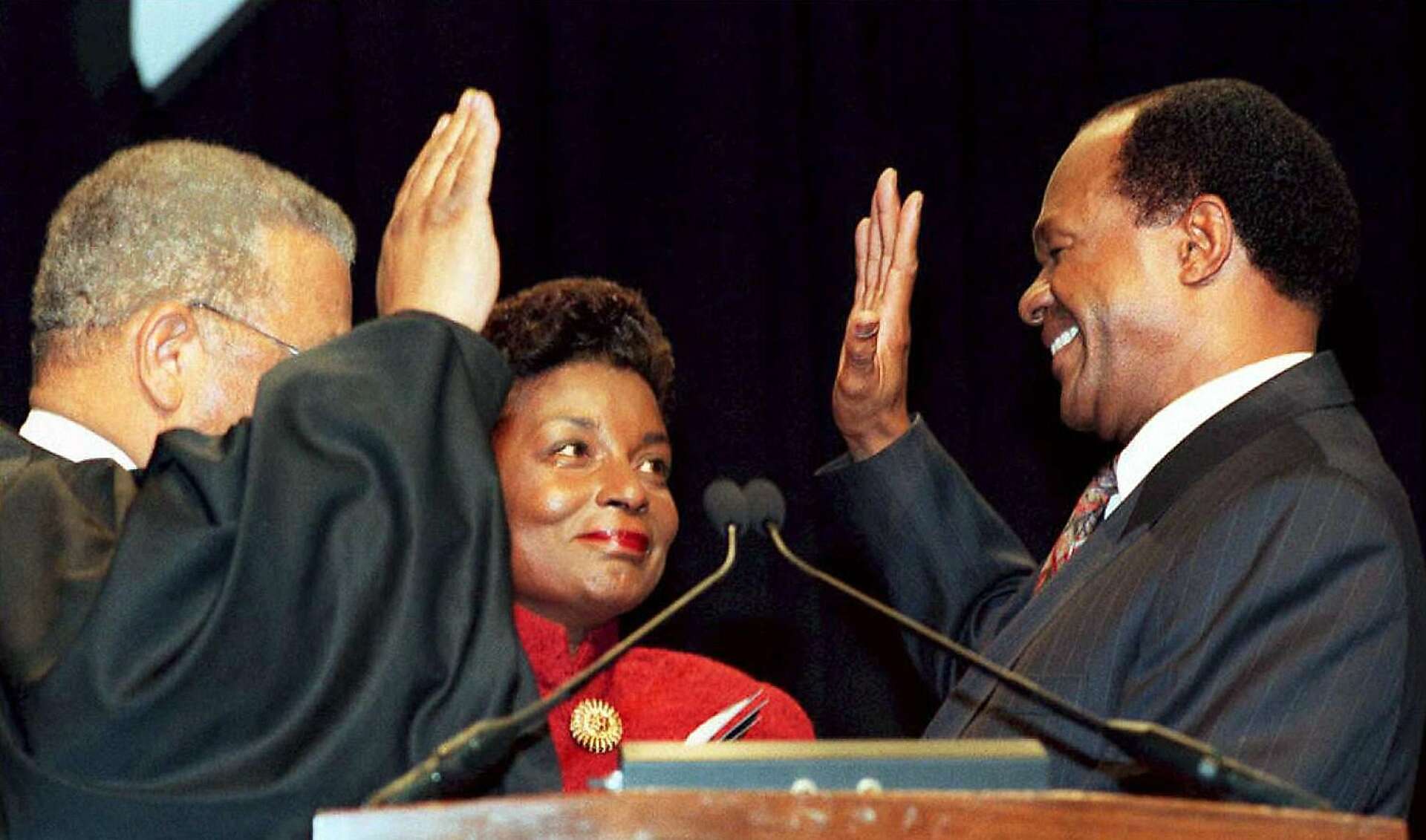 Marion Barry, re-elected Washington mayor after drug term, dies
