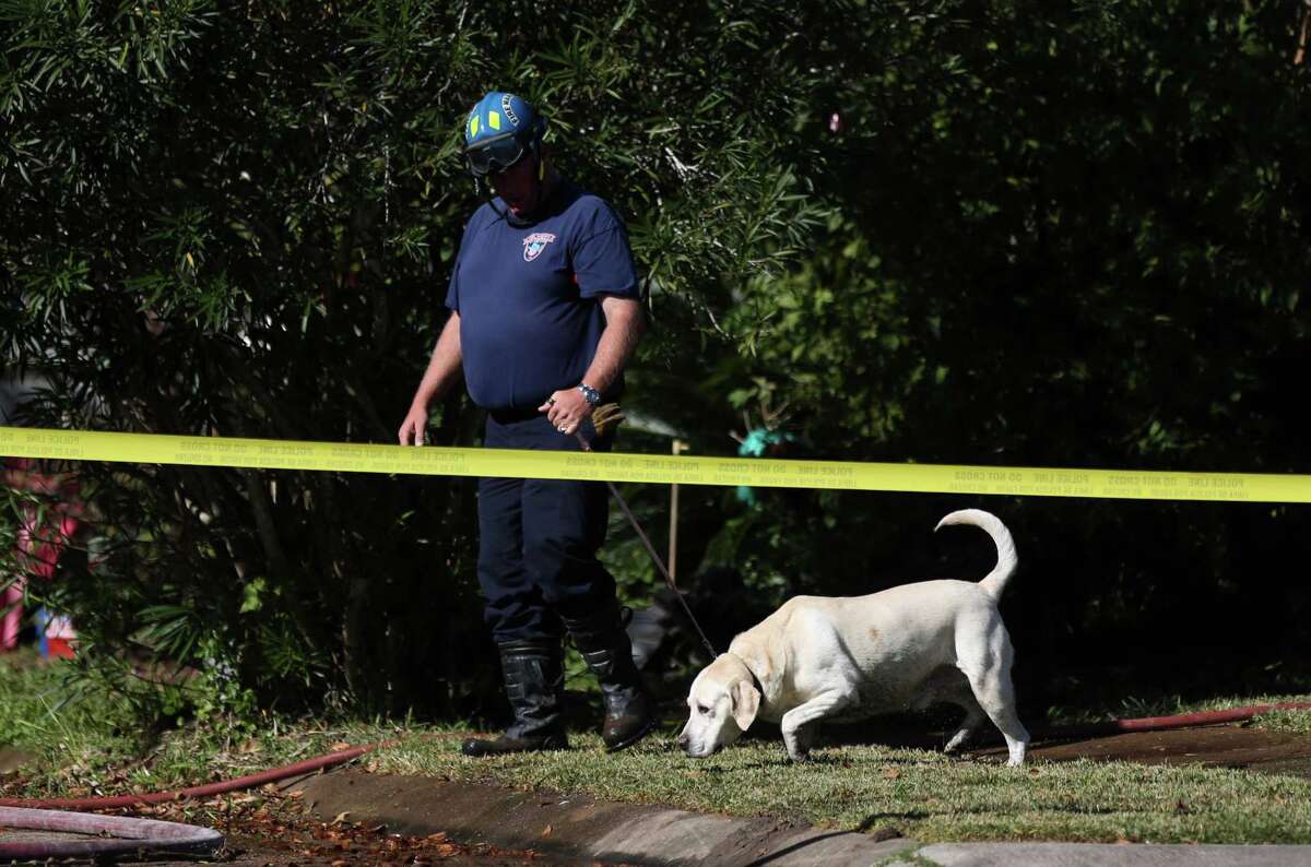 3 killed in Pasadena house fire