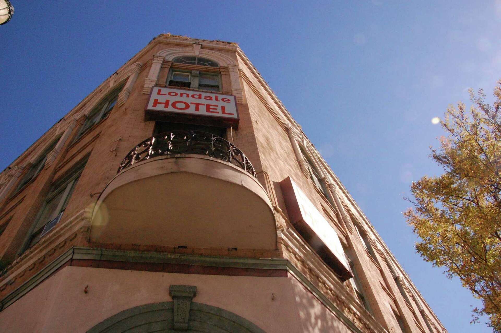 The downtown building that taxi drivers still fear