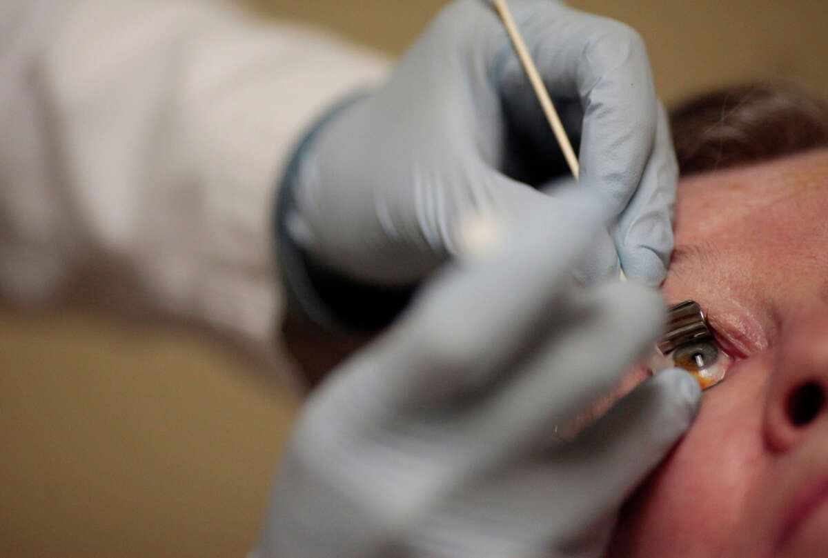 Stanford doctors look to stave off vision loss