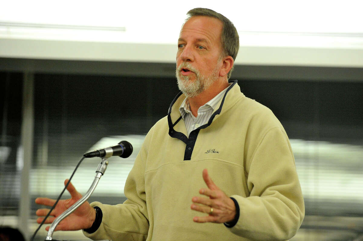 Stamford board asserts authority over train station plan