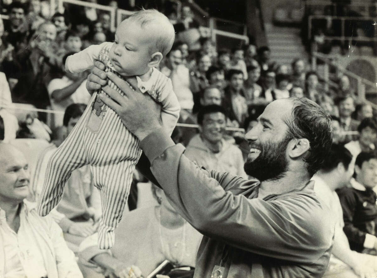 Family guides 'Foxcatcher’ portrait of wrestlers’ tragedy