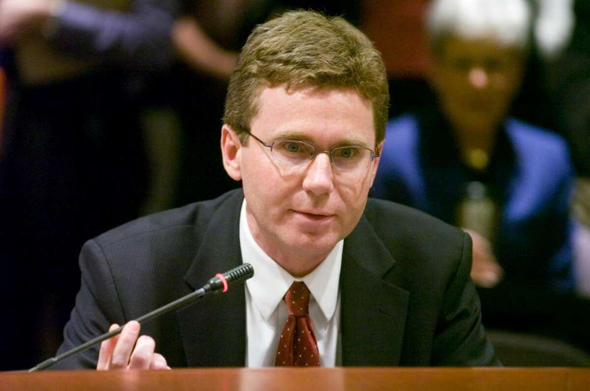 Stamford police officer recounts 2009 chimp attack to state legislators