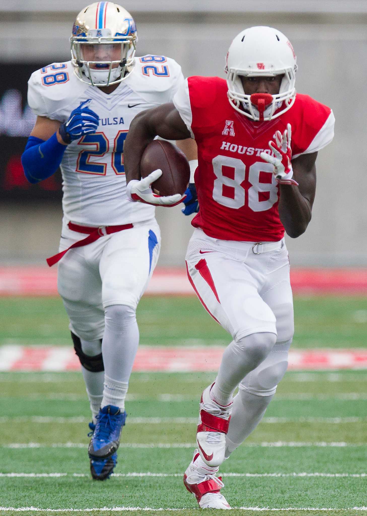 Freshman WR Dunbar more than a stand-in for UH