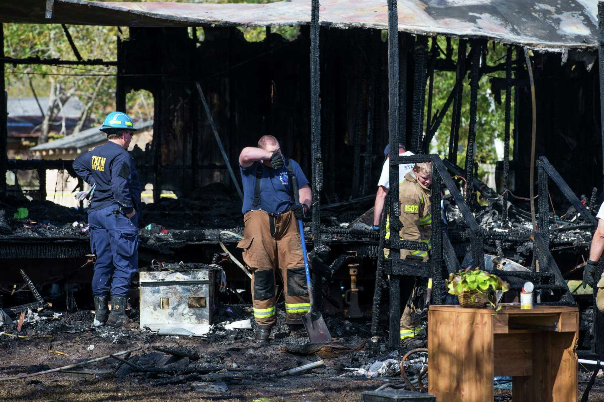 Texas town mourns 5 siblings killed in mobile home fire