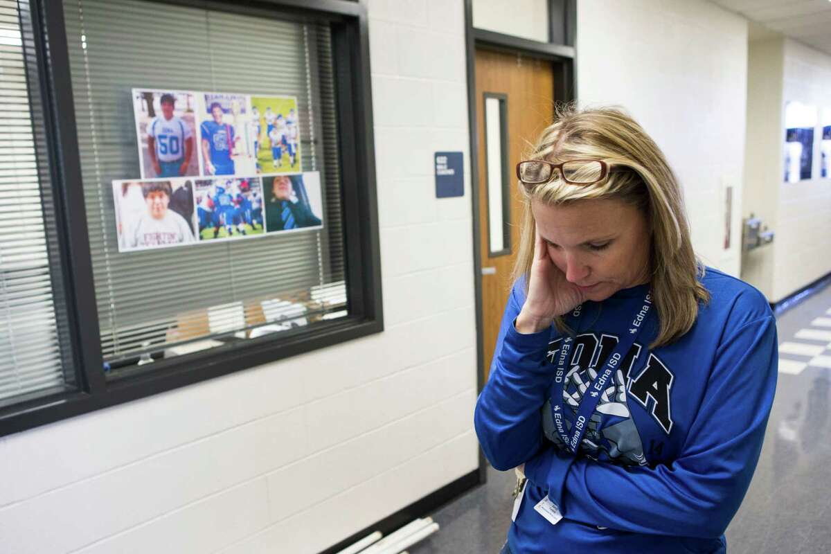 Texas town mourns 5 siblings killed in mobile home fire