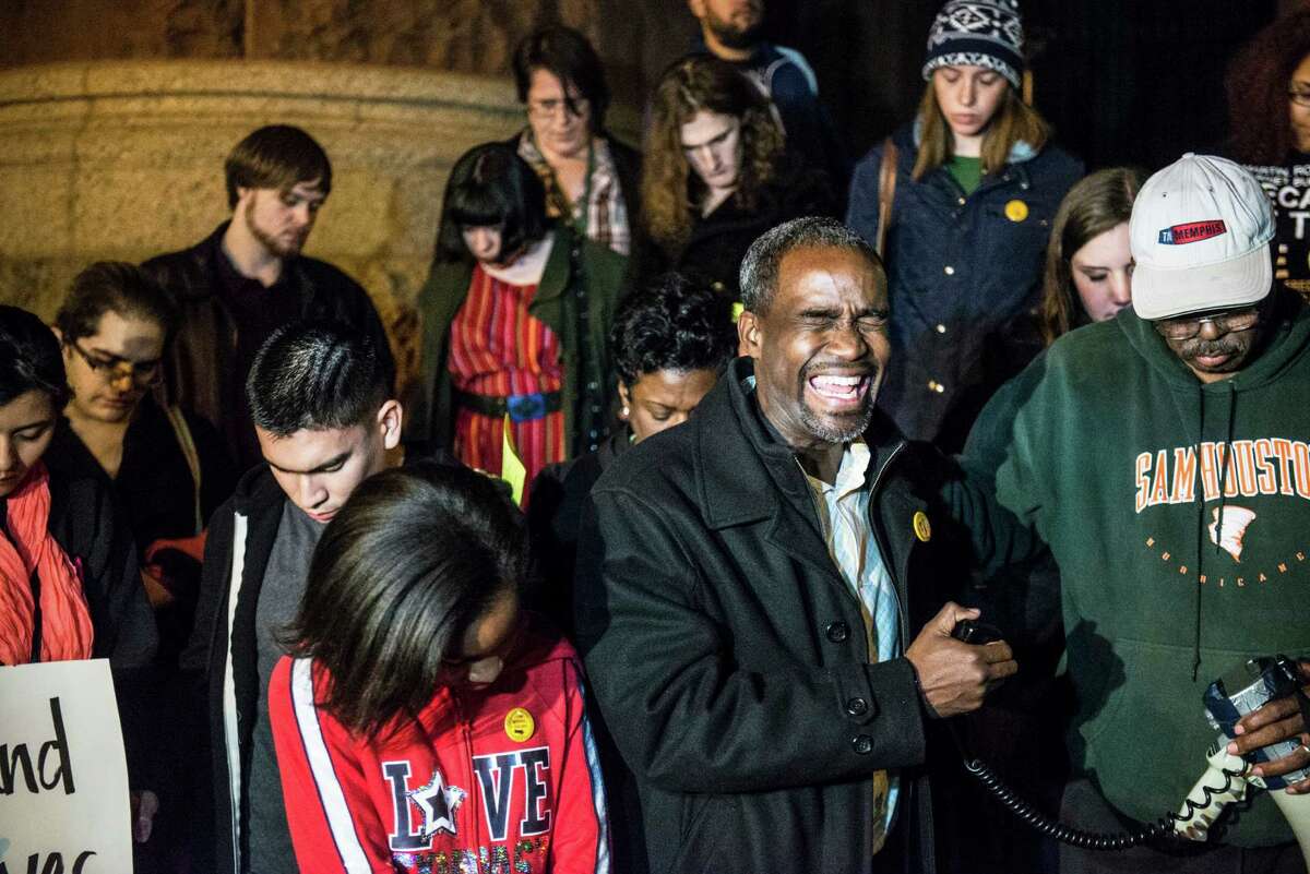San Antonians protest Ferguson grand jury decision