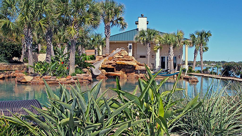 Dive in to this lakeside Texas-sized pool