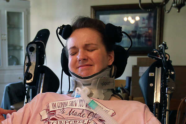 Accident might put end to promising singing career - ExpressNews.com