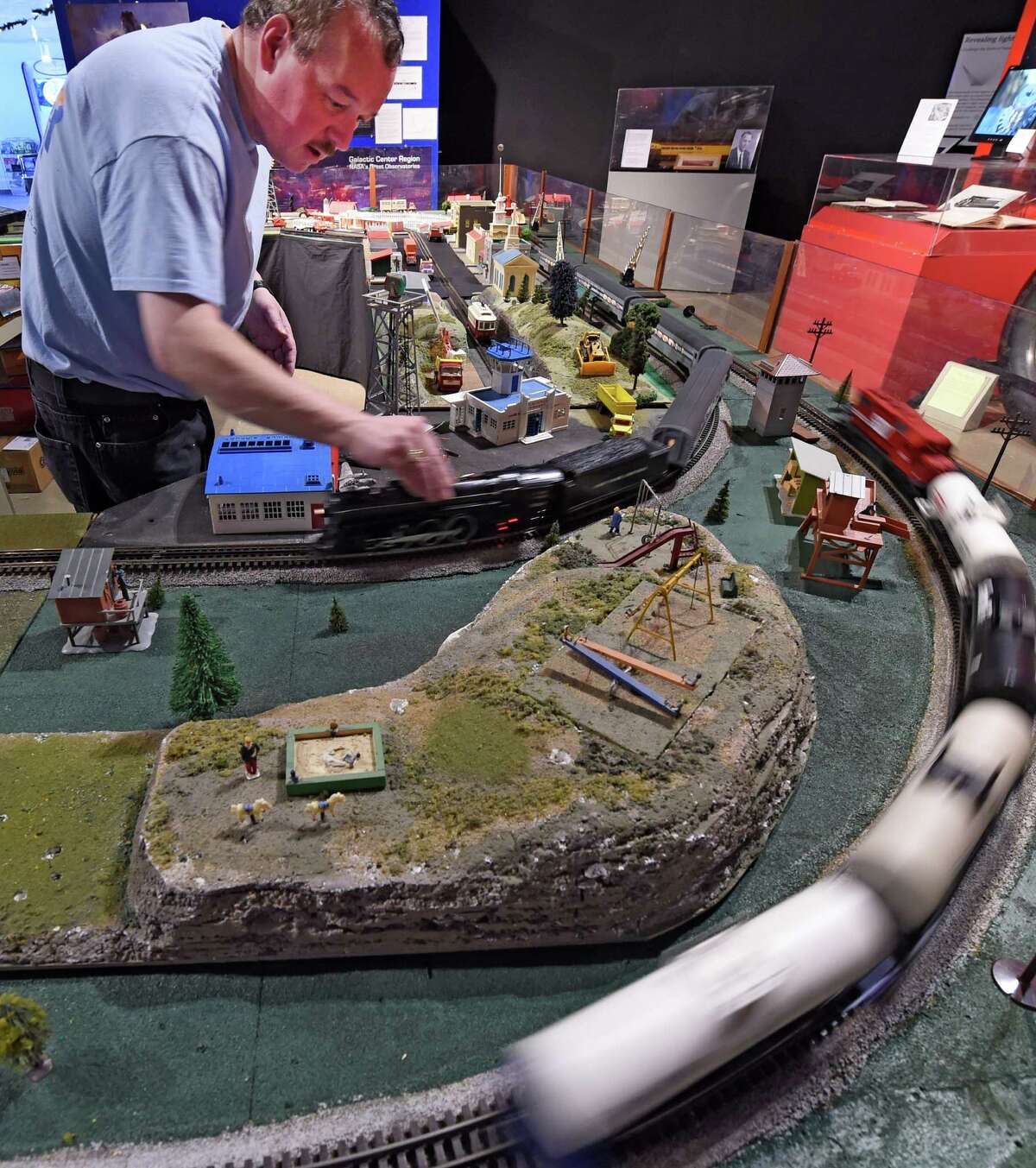 Train show opens in Schenectady