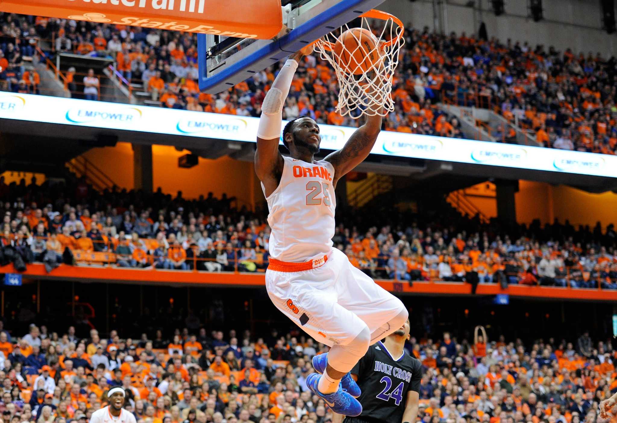 Orange win 3rd straight