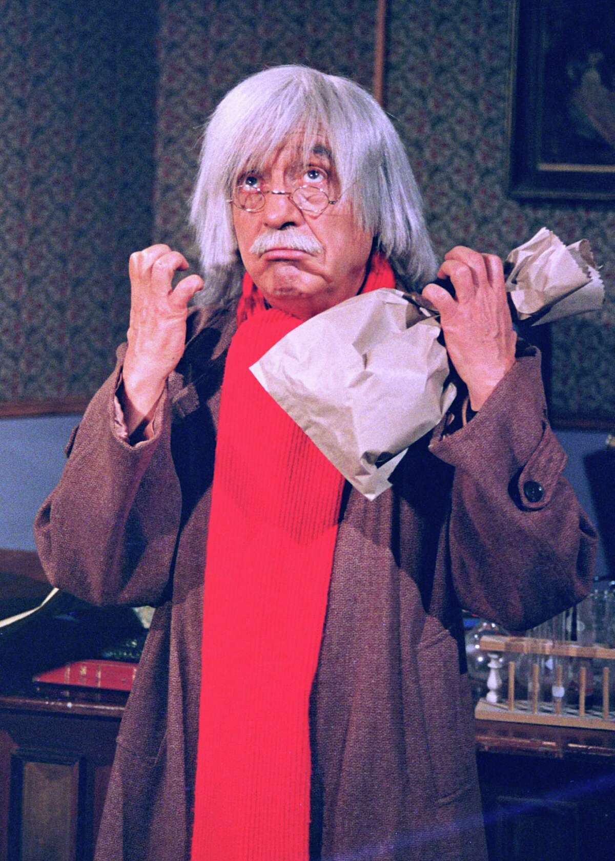 Iconic Mexican Comedian Chespirito Dies At 85 Iconic Mexican Comedian Chespirito Dies At 85