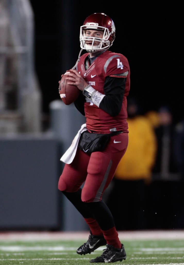 Report: WSU QB Luke Falk practices three days after being carted off field