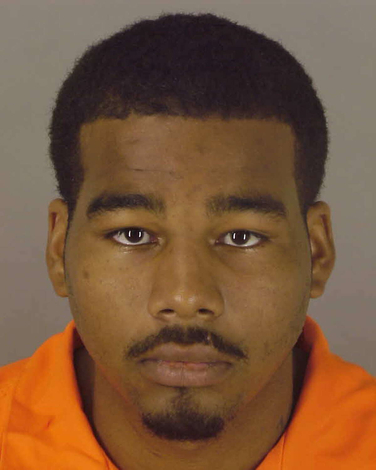 Jefferson Co. authorities seeks public's help to locate fugitive