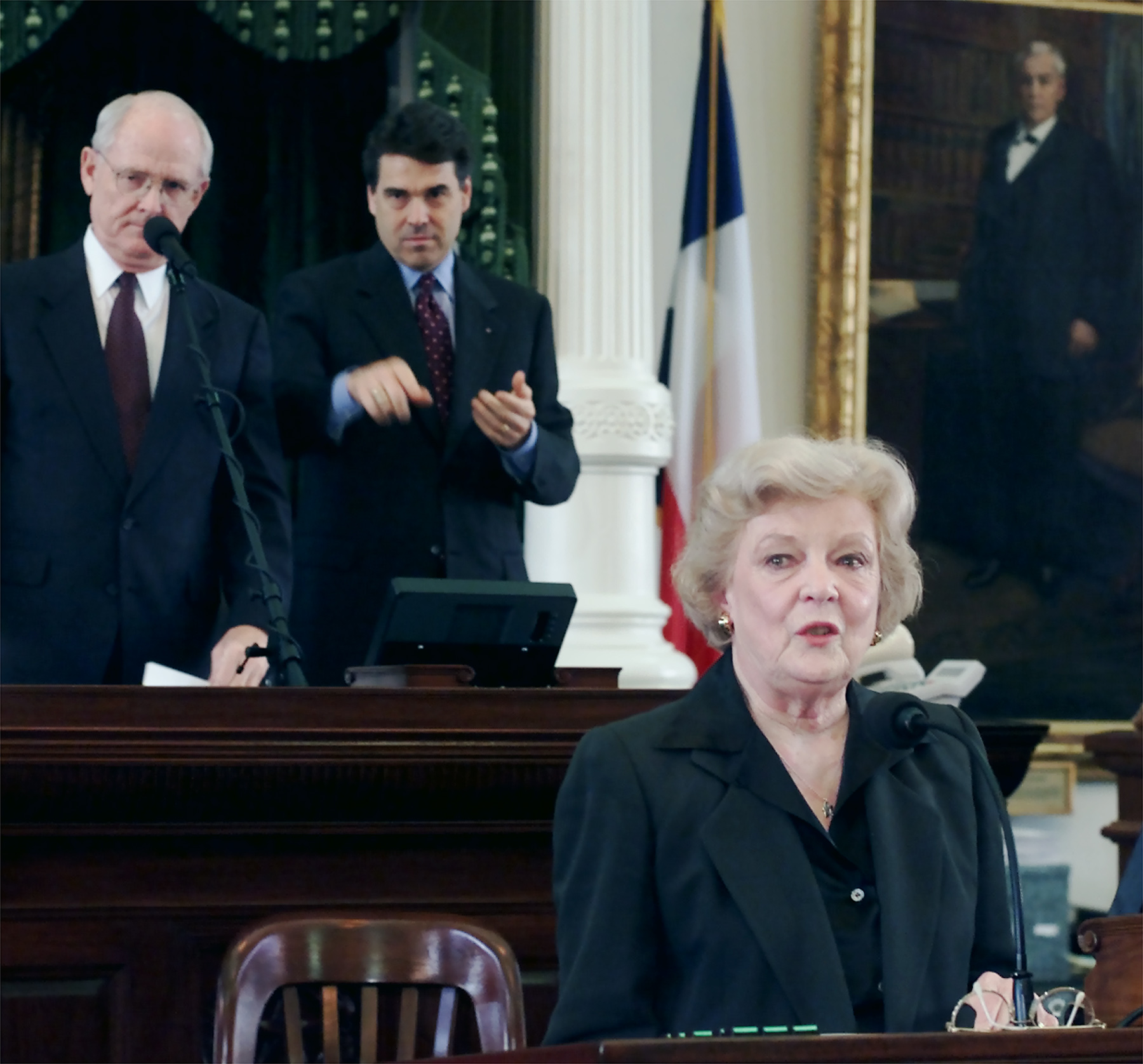 Longtime Texas Senate secretary dies