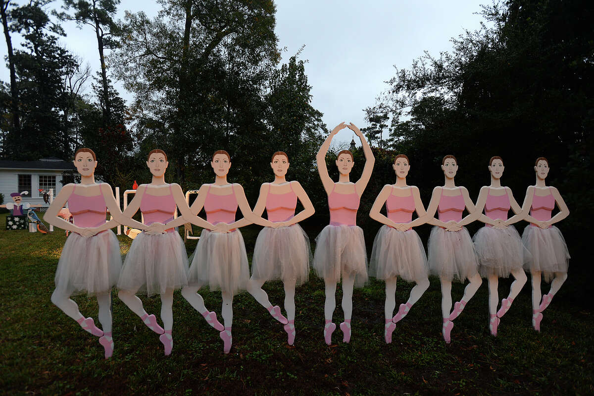 Thomas Road family unveils 12 Days of Christmas display