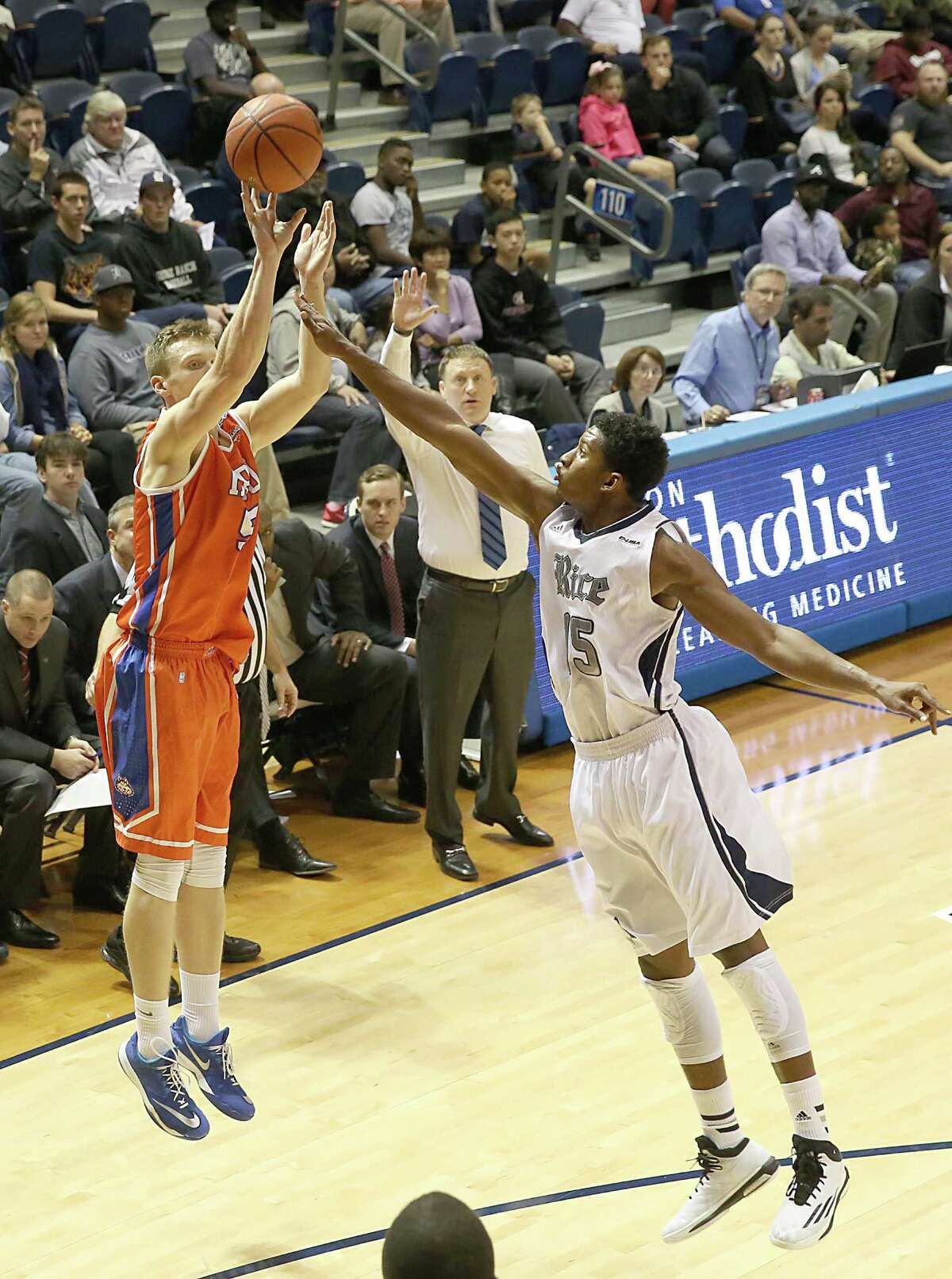HBU holds on for road win over Rice