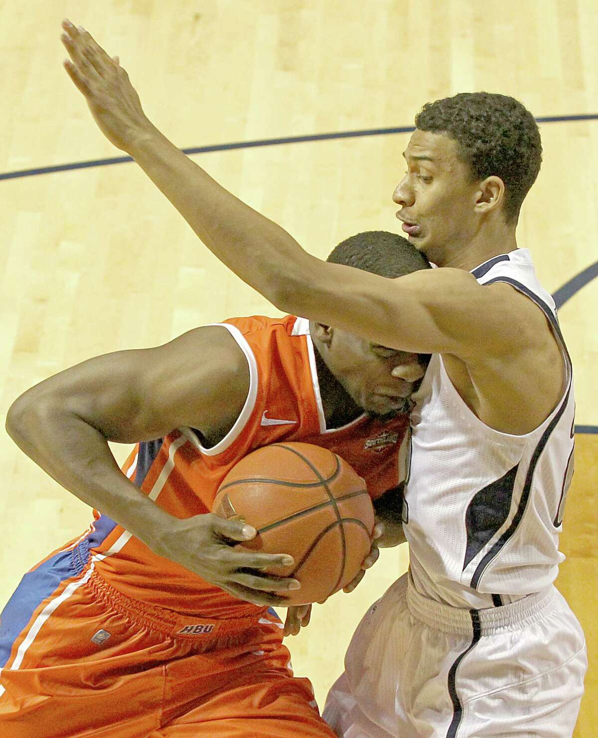 HBU holds on for road win over Rice