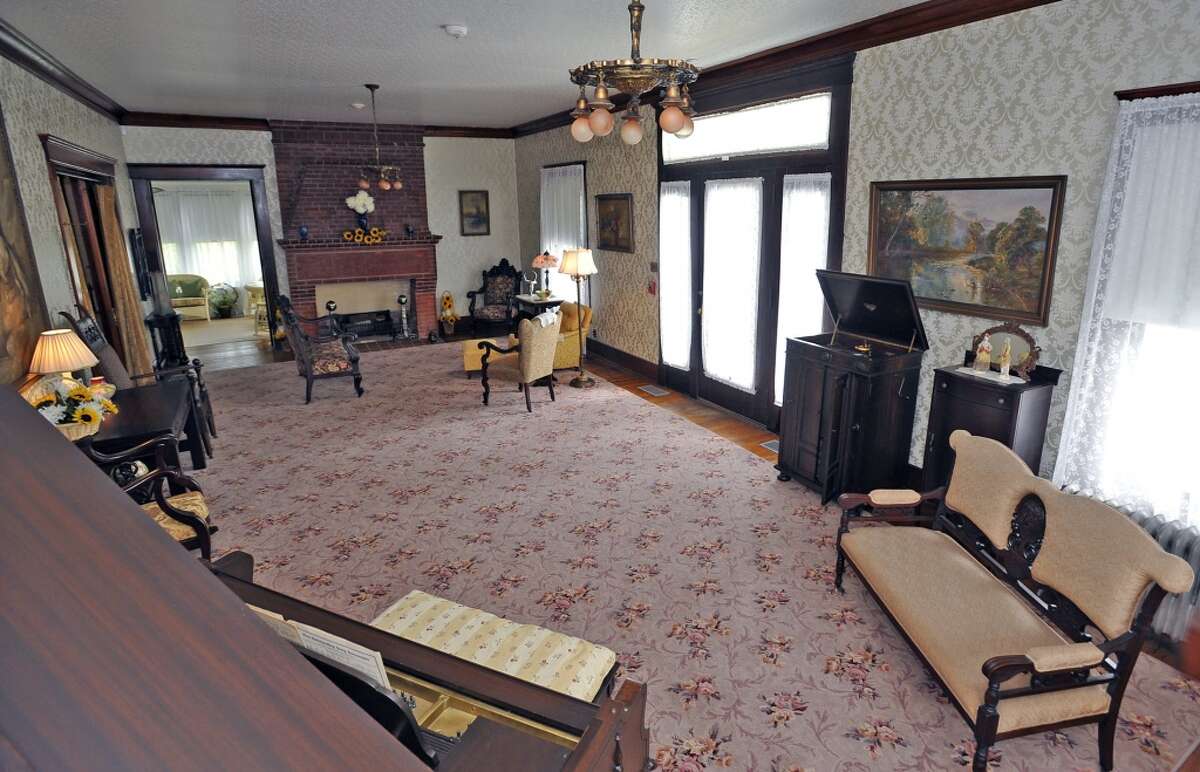 Exterior work preserves historic Chambers House